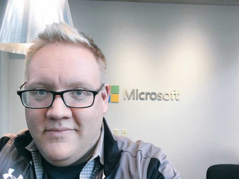Adam Boyes, ex-directivo de Sony ya está en las oficinas de Microsoft y ...