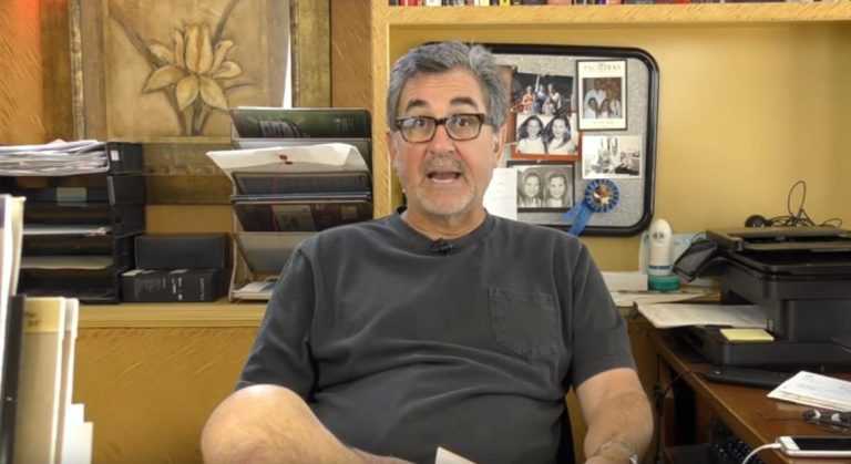 Michael Pachter crítico con el precio de Xbox One X