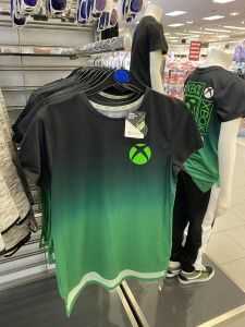 Así son las camisetas de Xbox que puedes comprar en Primark ...